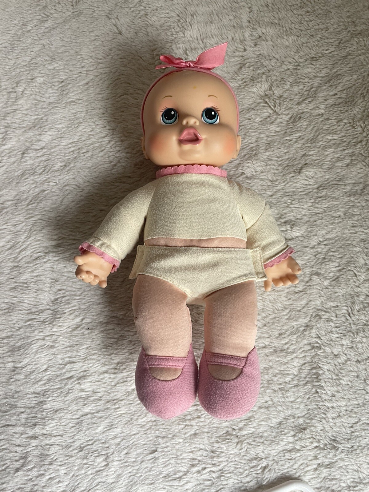 Hasbro Baby Alive 2007 Plush Body Giggling Talking Doll Blue Eyes ...