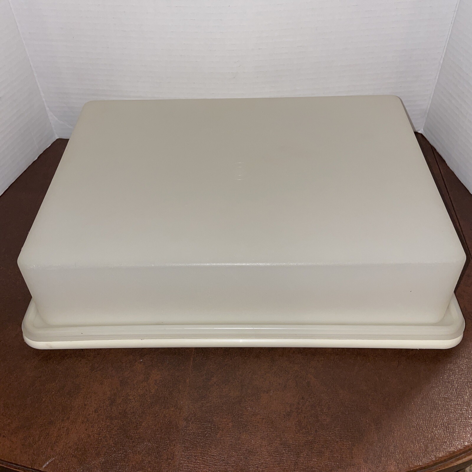 Vintage TUPPERWARE Fresh-N-Fancy Cake Taker 13 x 9 Harvest Gold Base ...