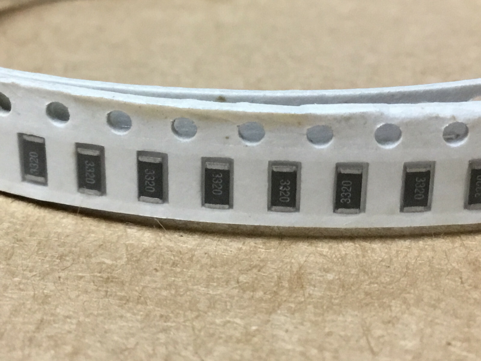 (98 PC) DALE CRCW1206-3320F Resistor, Metal Glaze, 332 Ohm, 200V, 1± ...