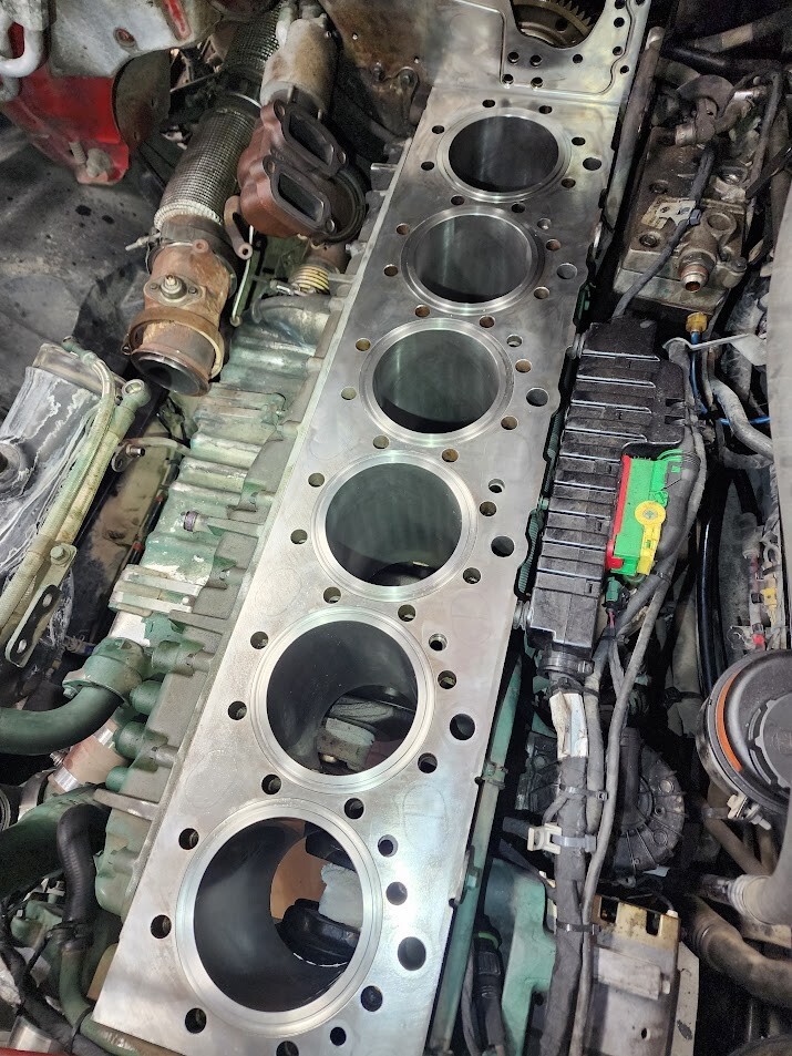 VOLVO D13 CYLINDER LINER 21334768 + o'rings 270950 OE Germany Made in ...