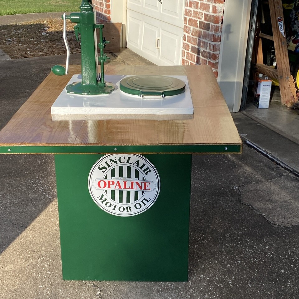 VTG Antique 1940s Sinclair Lubester Oil Pump Automobile Car Patio Table ...