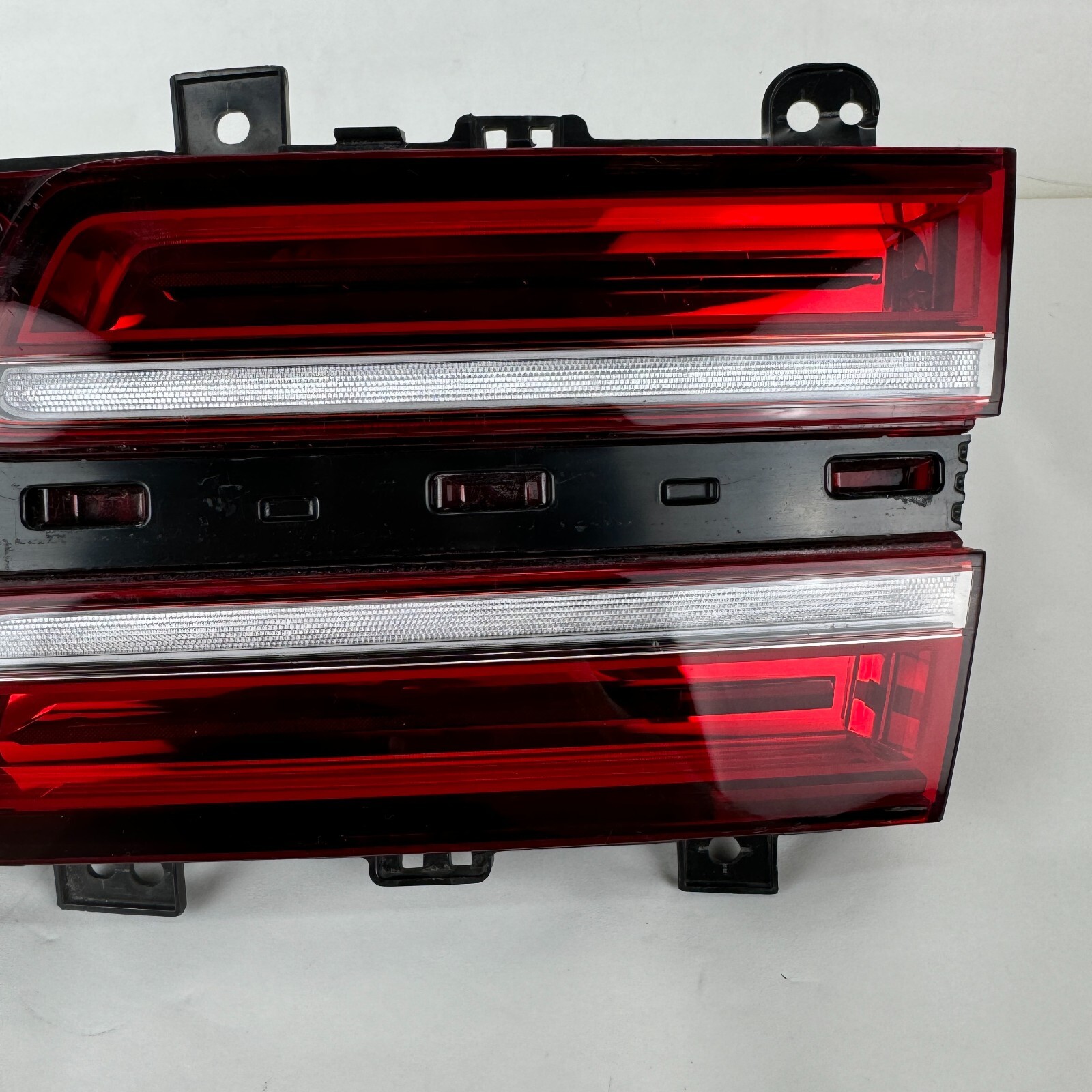 OEM 2021 - 2024 Genesis GV80 Rear Right Inner LED Tail Light Lamp 92404 ...