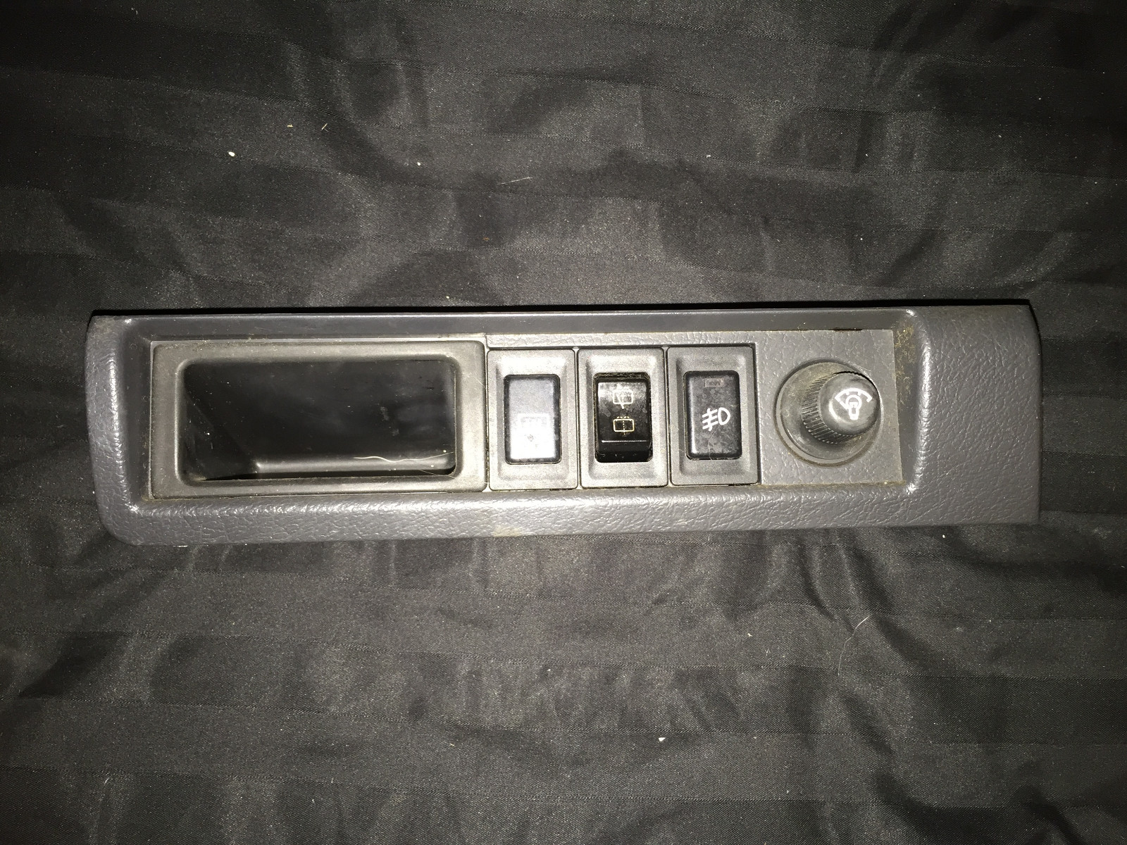 90 91 GEO STORM GSI 2DR SWITCH PANEL TRIM with RARE FOG LIGHT and CUBBY ...