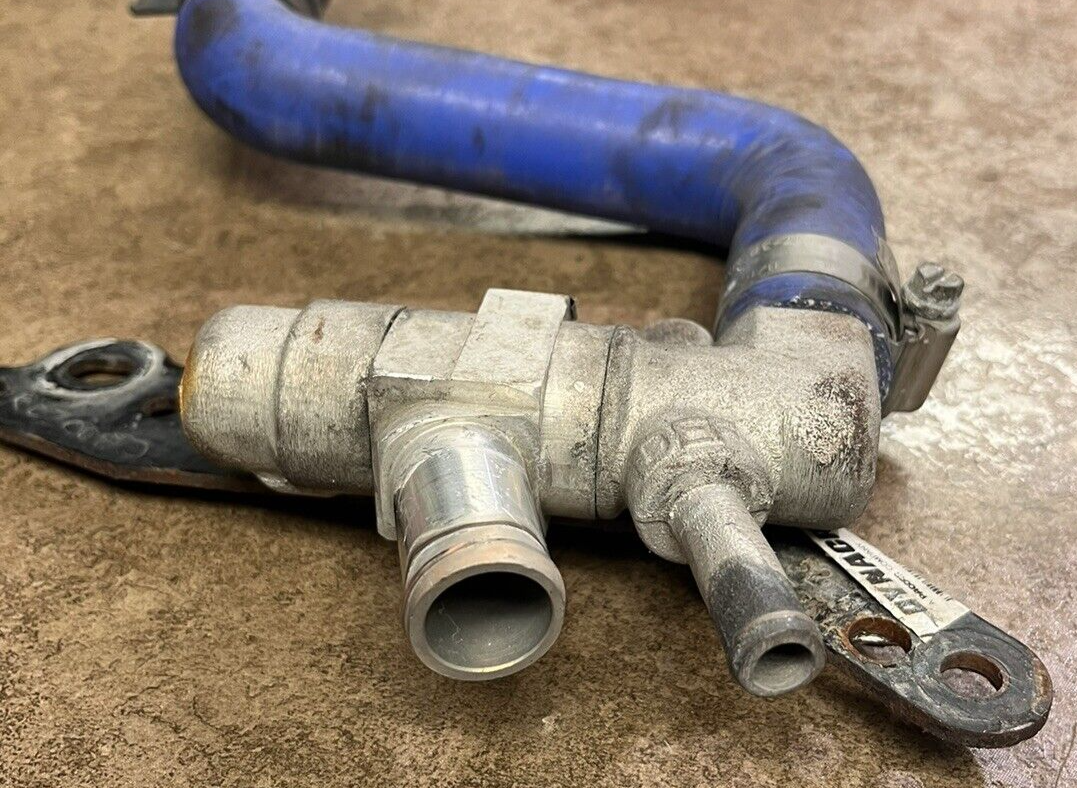 Paccar Coolant Splitter Valve with Bracket and Hose 12310LA / XP-22780 ...