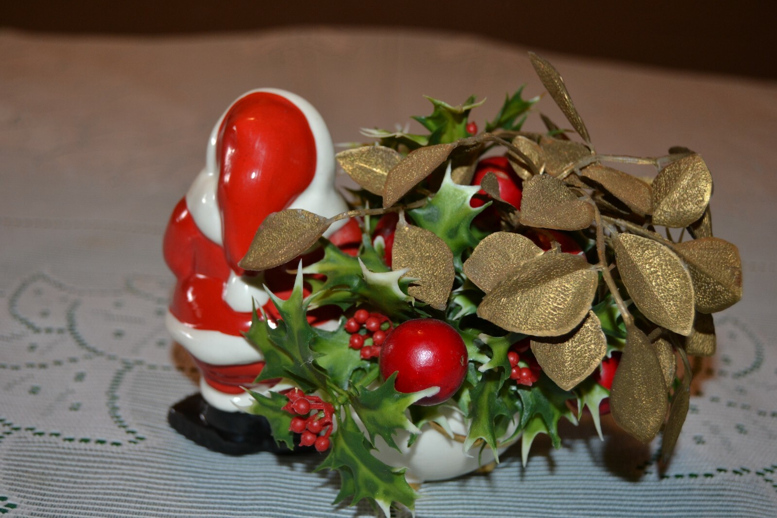 Vintage Christmas ~ Ceramic Santa planter with original holly leaf ...