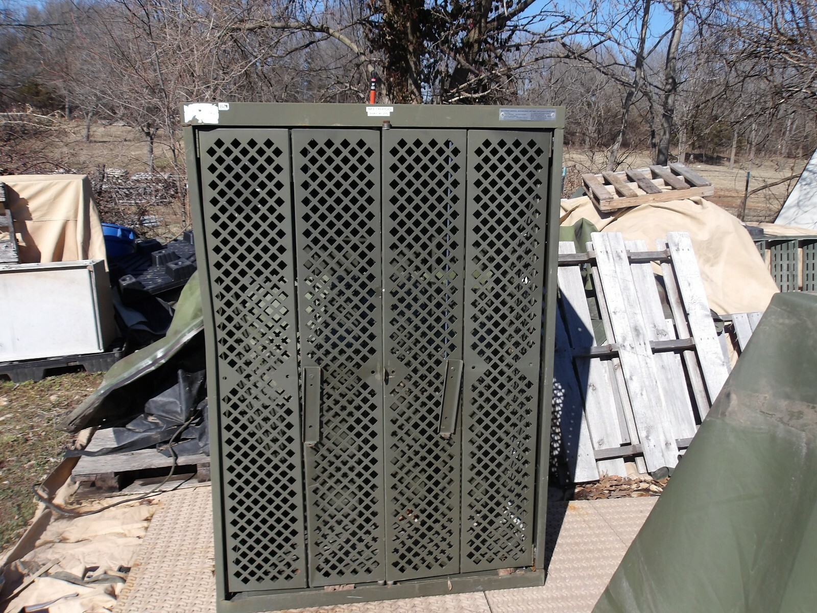 ONE...MILITARY SURPLUS WEAPONS RIFLE RACK CABINET GUN SCRATCH-DENT-BENT ...