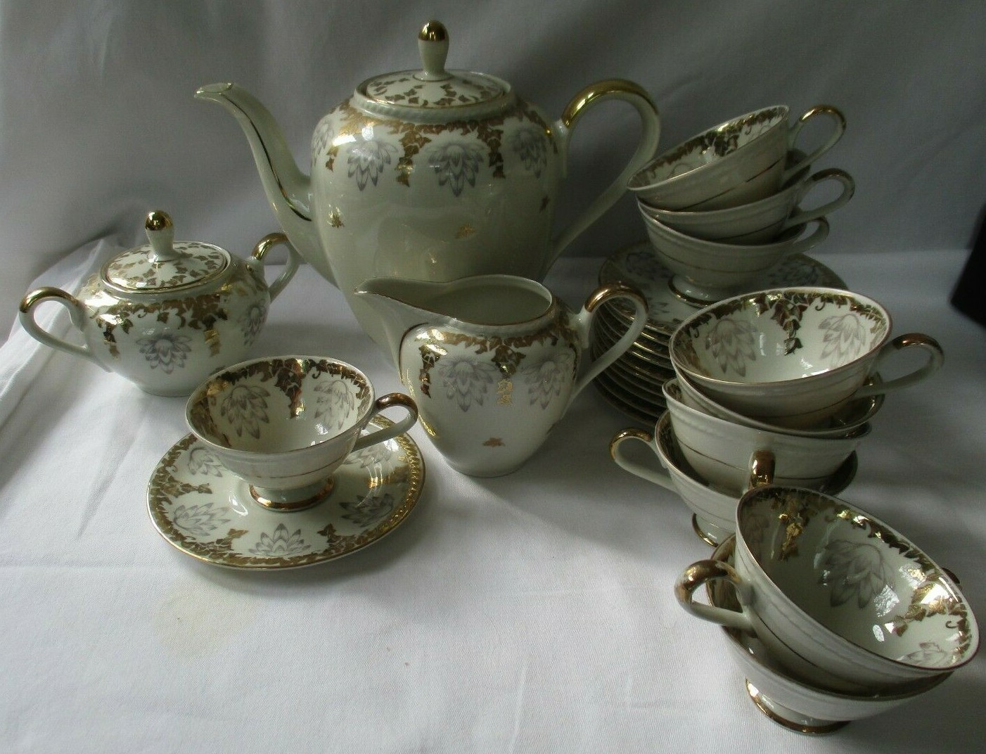 ROYAL HEIDELBERG WINTERLING BAVARIA GERMANY PORCELAIN & GOLD TEA ...