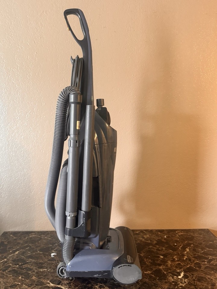Kenmore Upright Vacuum Progressive Direct Drive InteliClean 116. ...