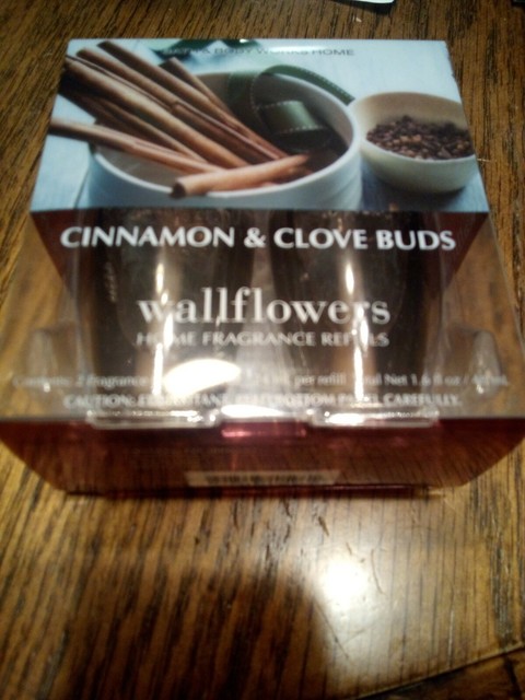 2 Bath & Body Works Cinnamon Clove Buds Wallflower Fragrance Refill ...