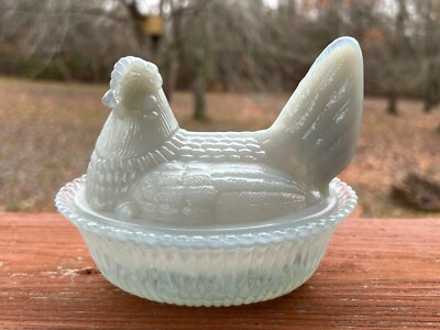 Boyd Crystal Art Slag Glass Chicken HEN on The NEST 5 Inch HON Changes ...