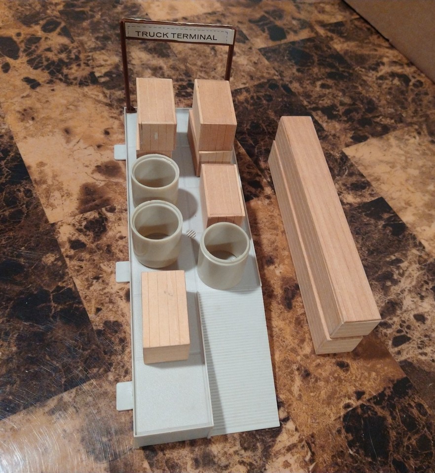 Vintage HO Scale Tyco Truck Terminal Freight Dock with Pipes and Wood ...