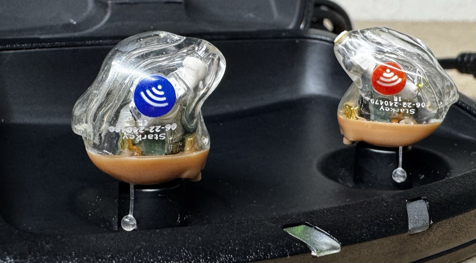 Starkey Hearing Aids- Genesis AI 24 ITC R&L With Charging Dock | eBay