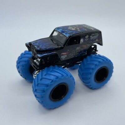 Hot Wheels Monster Jam 1:64 Son-uva Grave Digger Skull Truck Blue Tires ...