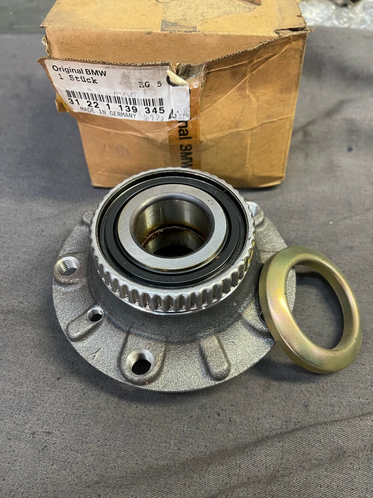 NEW OEM BMW E32 E34 E31 FRONT WHEEL BEARING HUB ASSEMBLY 31221139345 | eBay