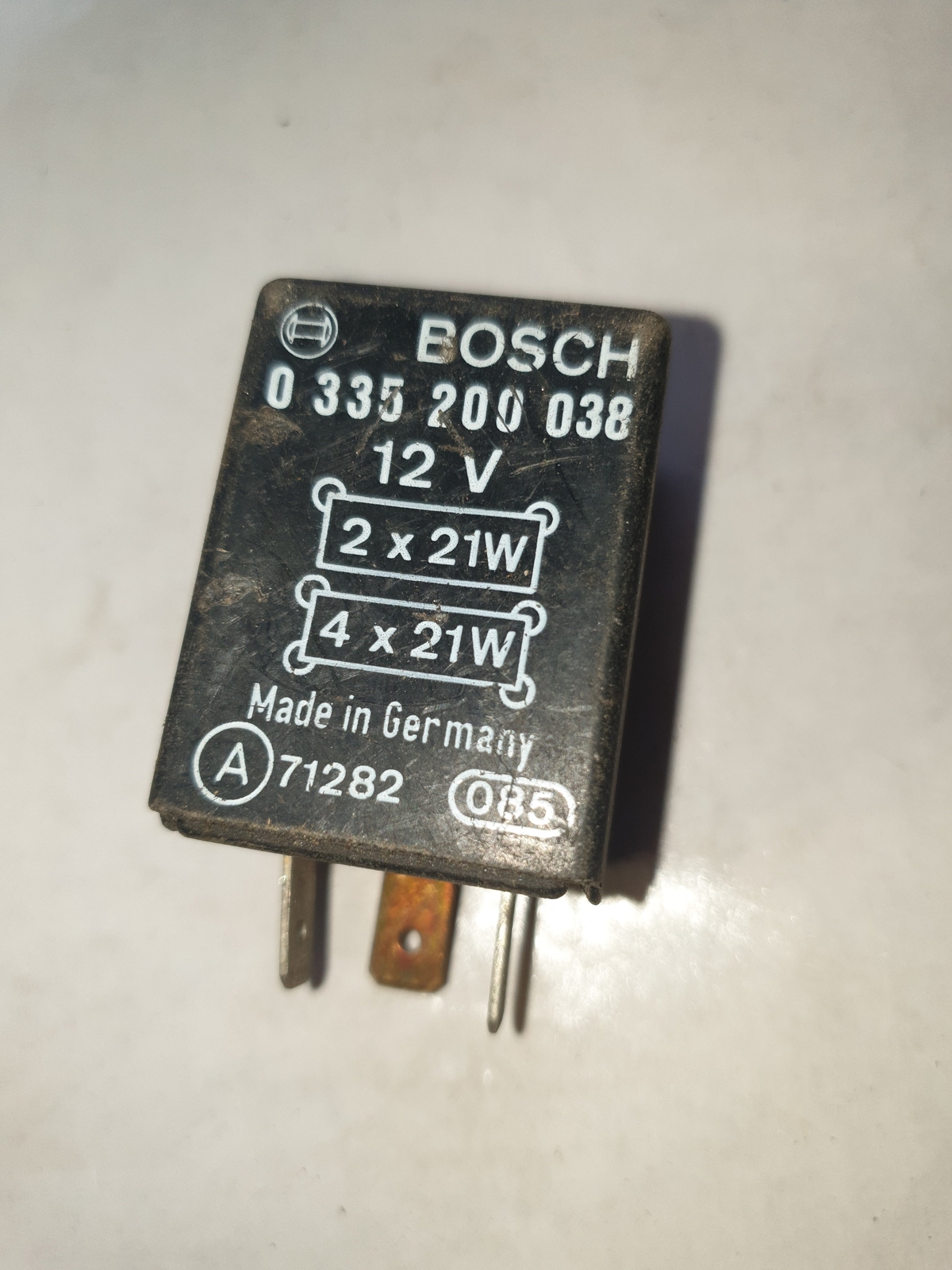 VW CADDY III Furgon 2KA, 2KH, 2CA, 2CH Relays 0335200038 2004 23194468 ...