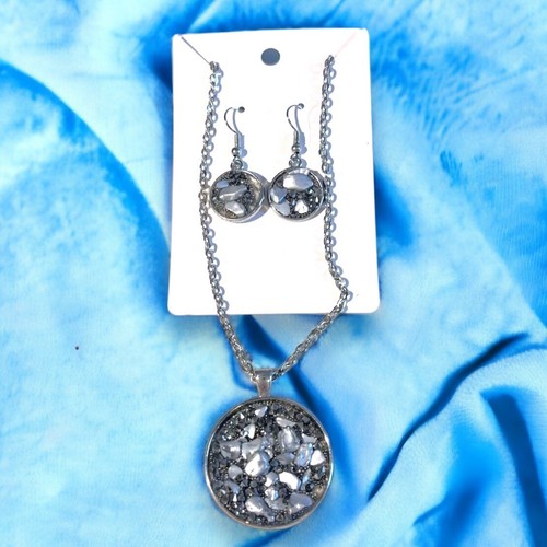 Fashion Jewelry Matching Chain and Earrings Stone and Metal Crushed ...