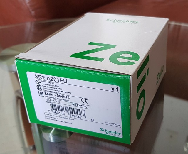 Schneider Electric SR2A201FU Logic Relay 100240vac With Display for ...