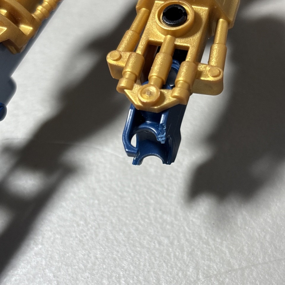 Lego Bionicle - Glatorian Tarix (8981) - INCOMPLETE - ASIS - Cracked ...
