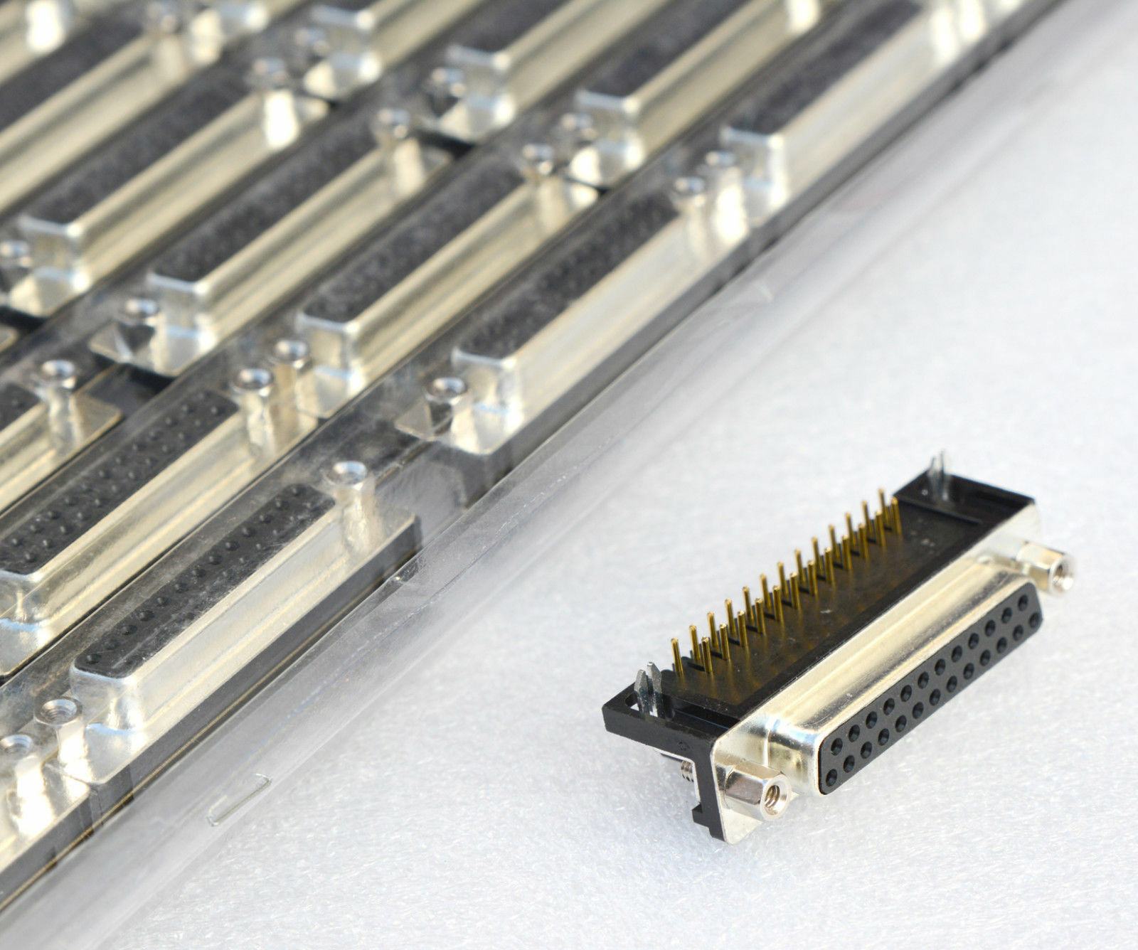 50x 25-Pin Sub-D Sockets with Gold-Plated Contacts for Soldering 25BB ...