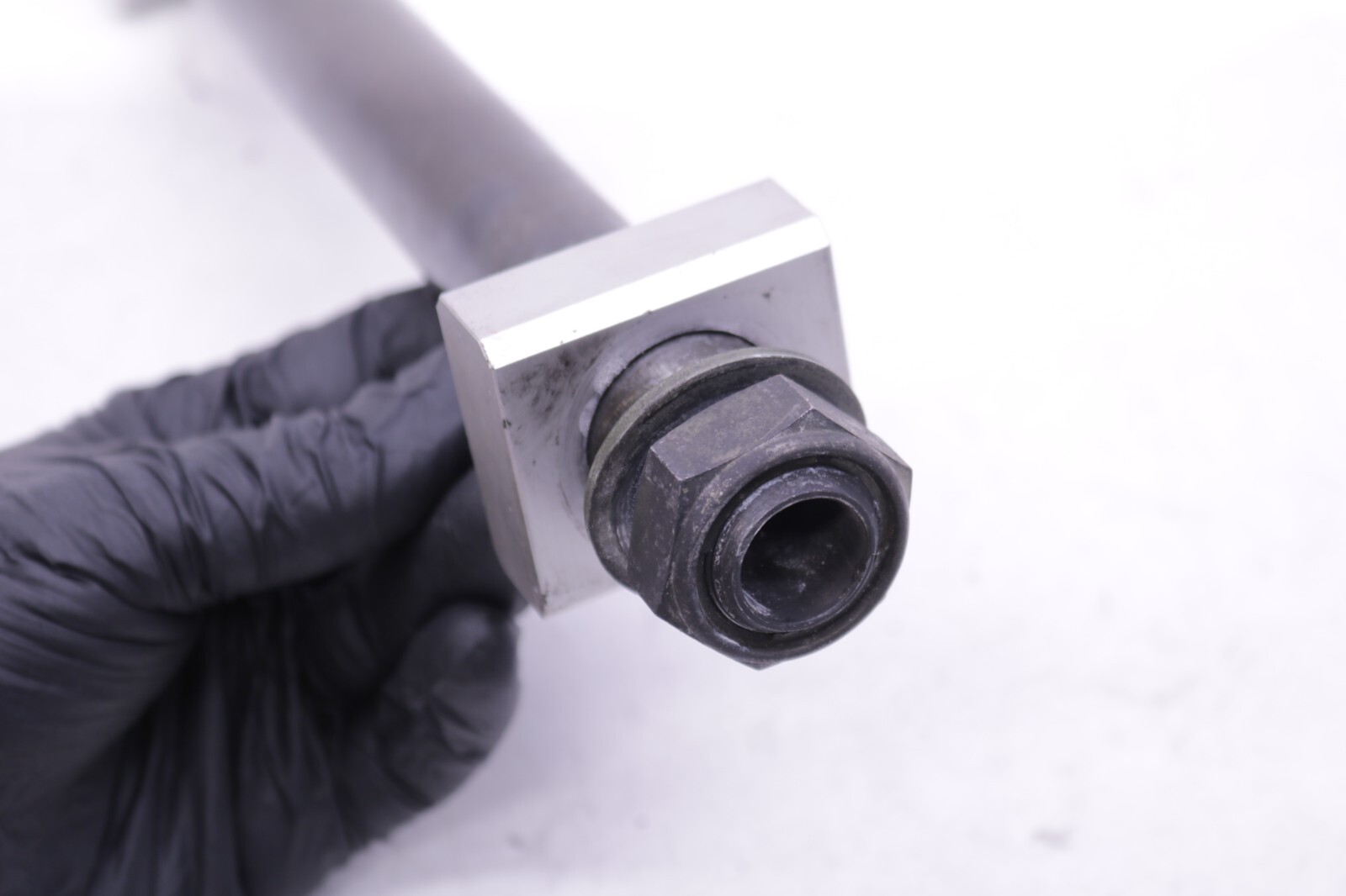 2005 YAMAHA YZF 600 R6S R6 REAR WHEEL AXLE RIM BOLT YZFR6 Y107 | eBay