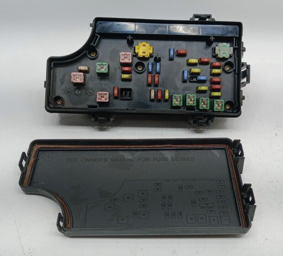 2008-2009 Chrysler Sebring (BCM) Body Control Module & Fuse Box ...