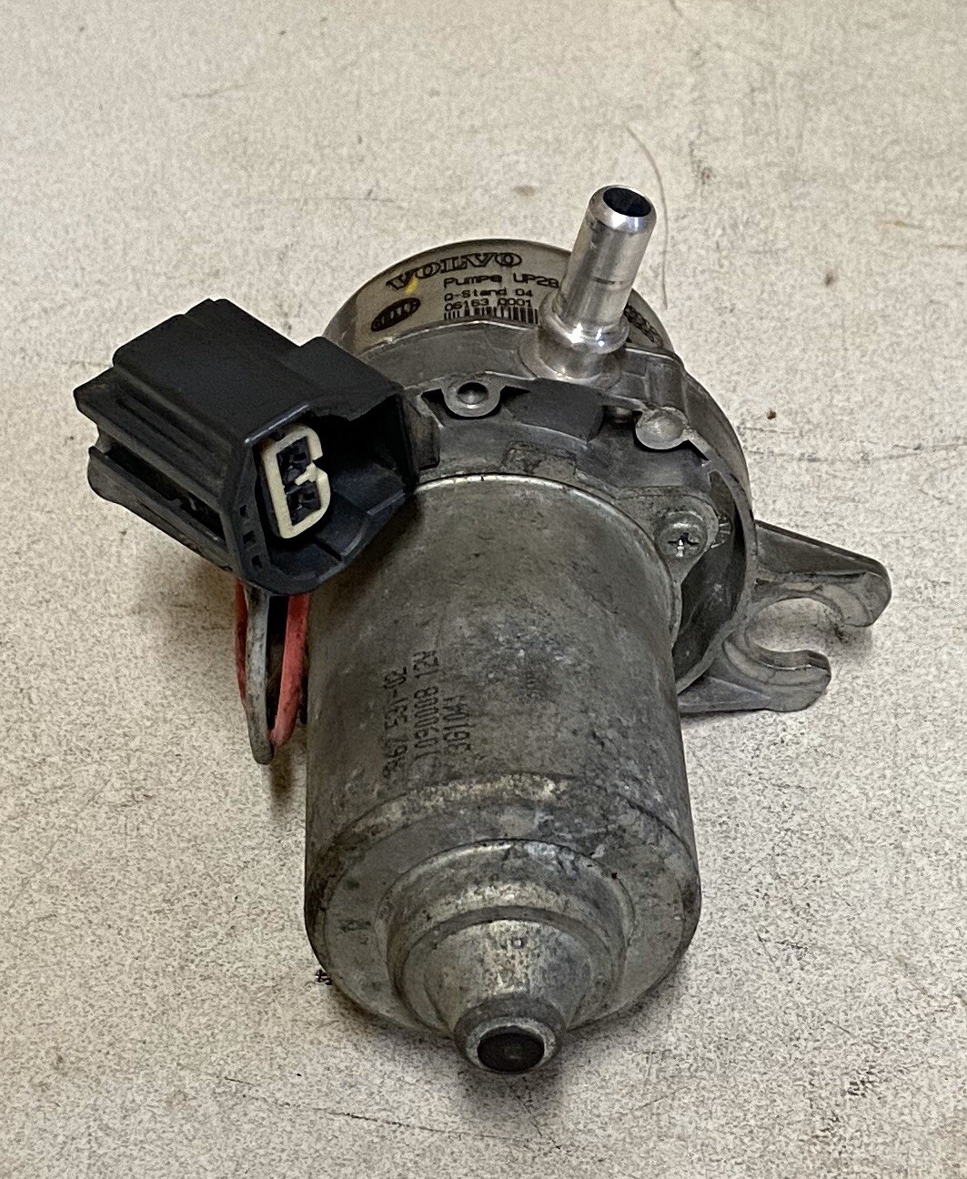 2008 - 2012 VOLVO S40 BRAKE VACUUM PUMP OEM | eBay