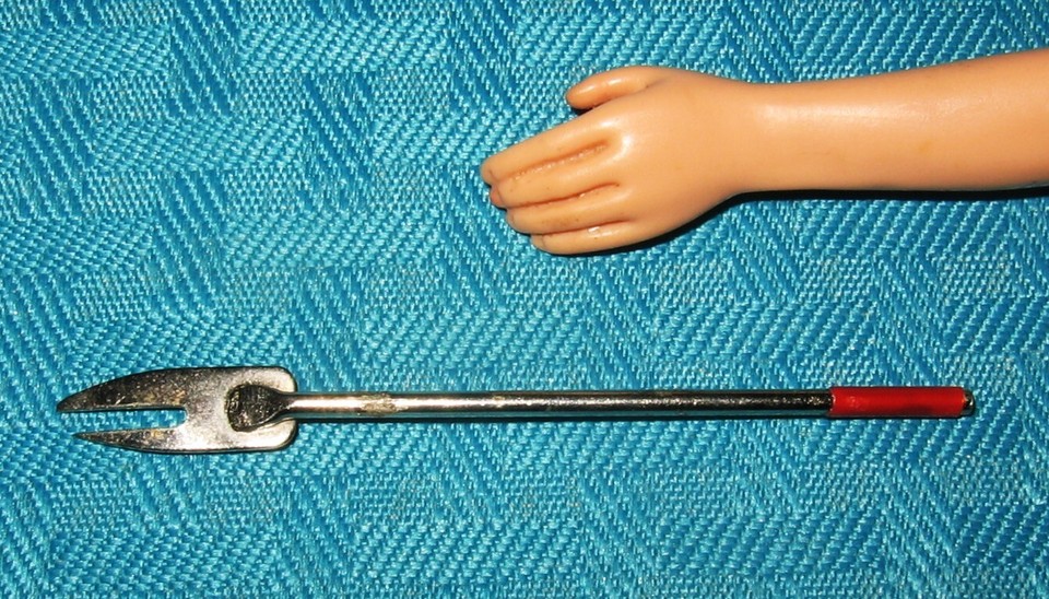 VINTAGE BARBIE KEN CHEERFUL CHEF & SKIPPER COUNTRY PICNIC FASHION METAL ...