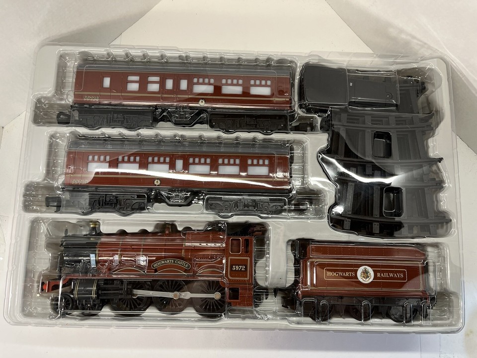 Harry Potter Hogwarts Express Ready To Play Train Set 37 Piece Set ...