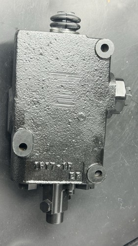 Parker Altec Hydraulic Control Valve Pilot Operated, 4-Spool Hydraulic ...