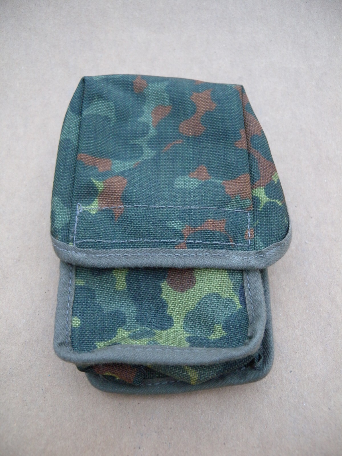 German Army Flashlight Pouch, Flecktarn - "Taschenleucht" (NSN 8465-12 ...