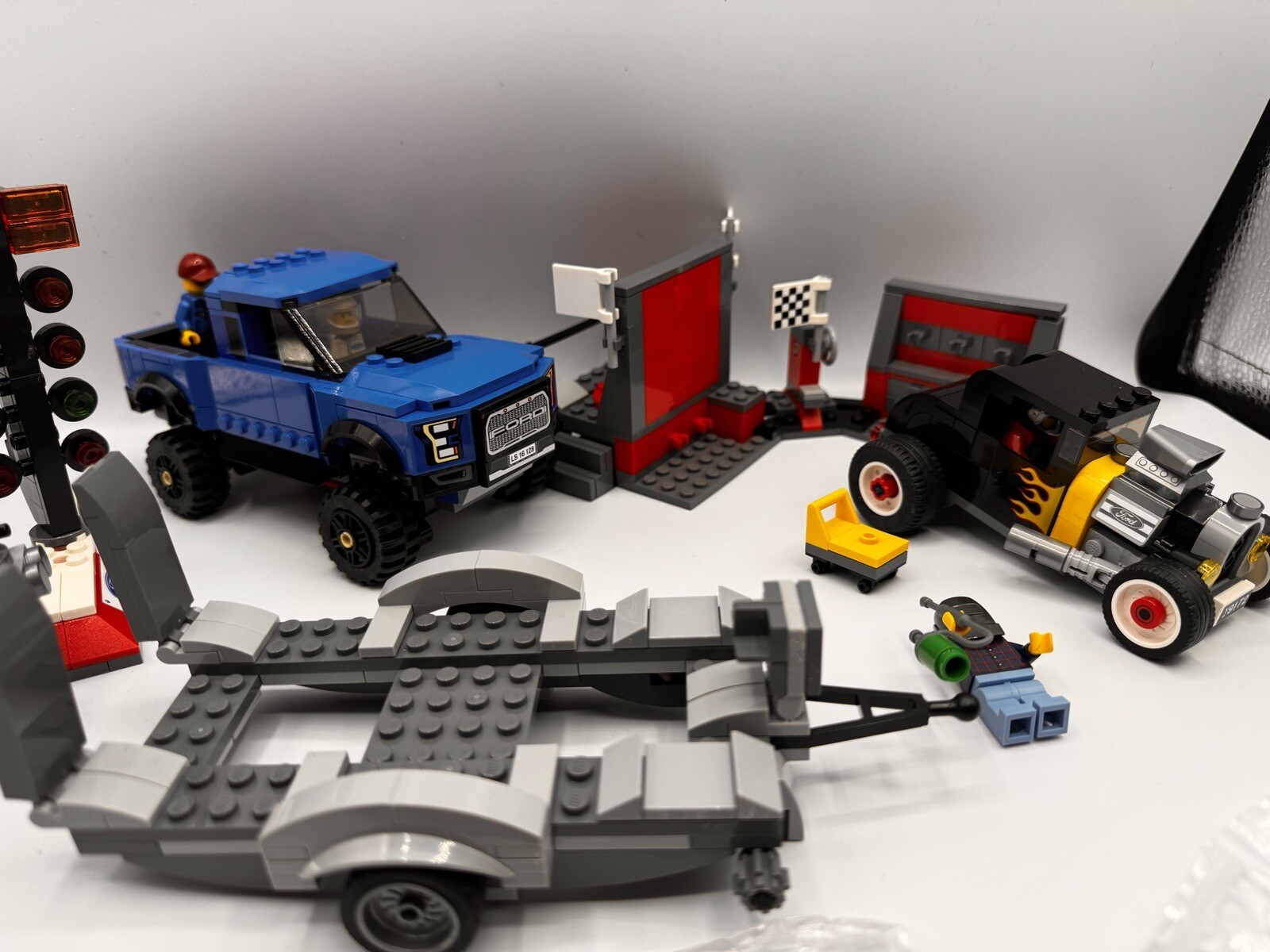 LEGO SPEED CHAMPIONS: Ford F-150 Raptor & Ford Model A Hot Rod (75875 ...