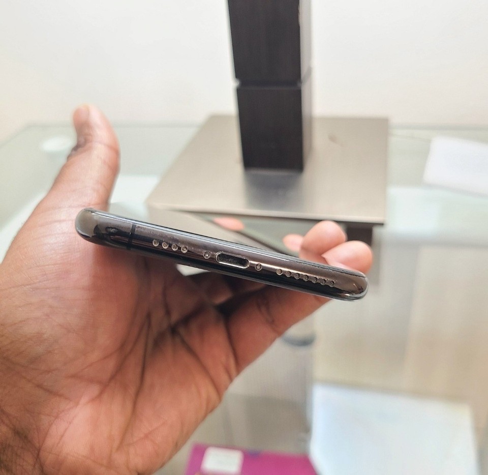 Apple iPhone 11 Pro Max 64GB Unlocked Space Grey Free shipping Read! | eBay