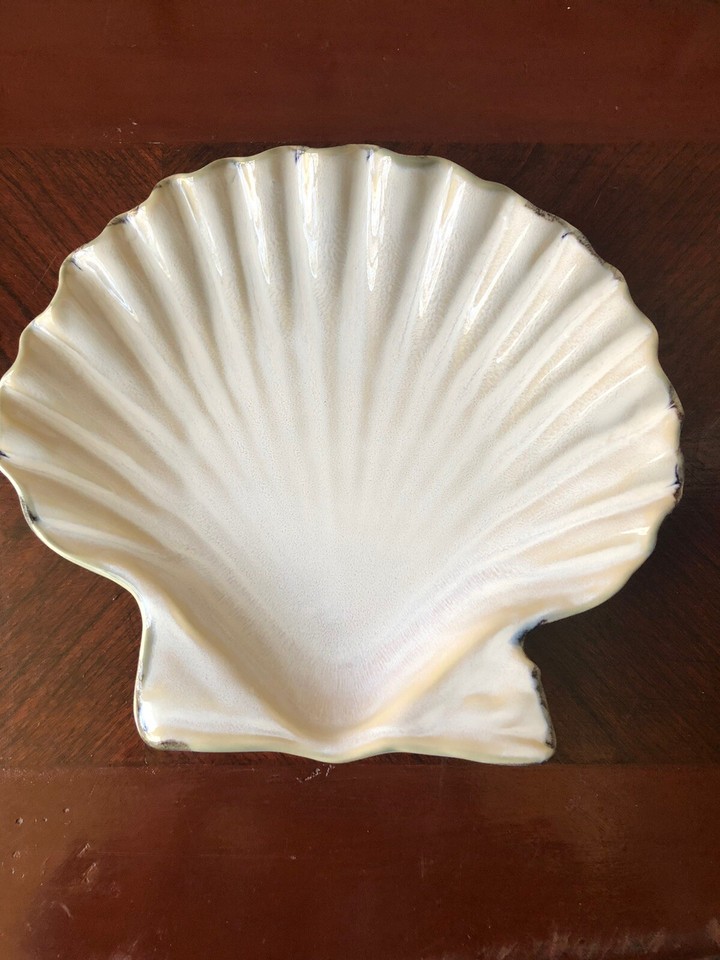 Pottery Barn Under The Sea Clamshell Shell Plate 9" Dish Beach Ocean ...