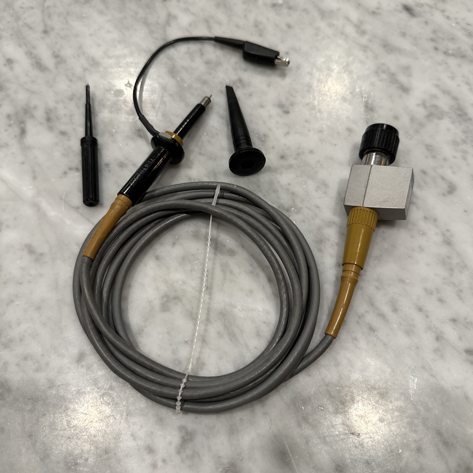 Tektronix P6106 Passive 250 MHz, x10 Probe, for 1 M Ohm Scope W ...