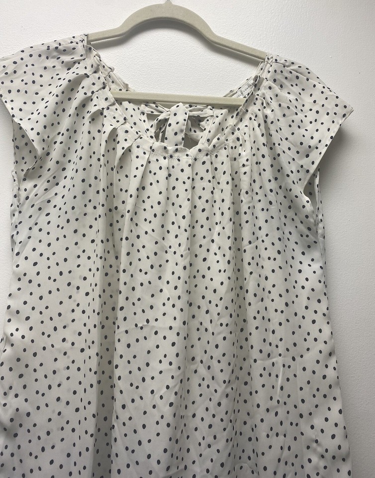 LC Lauren Conrad Top Women Size Medium Polka Dot Short Sleeve Front ...