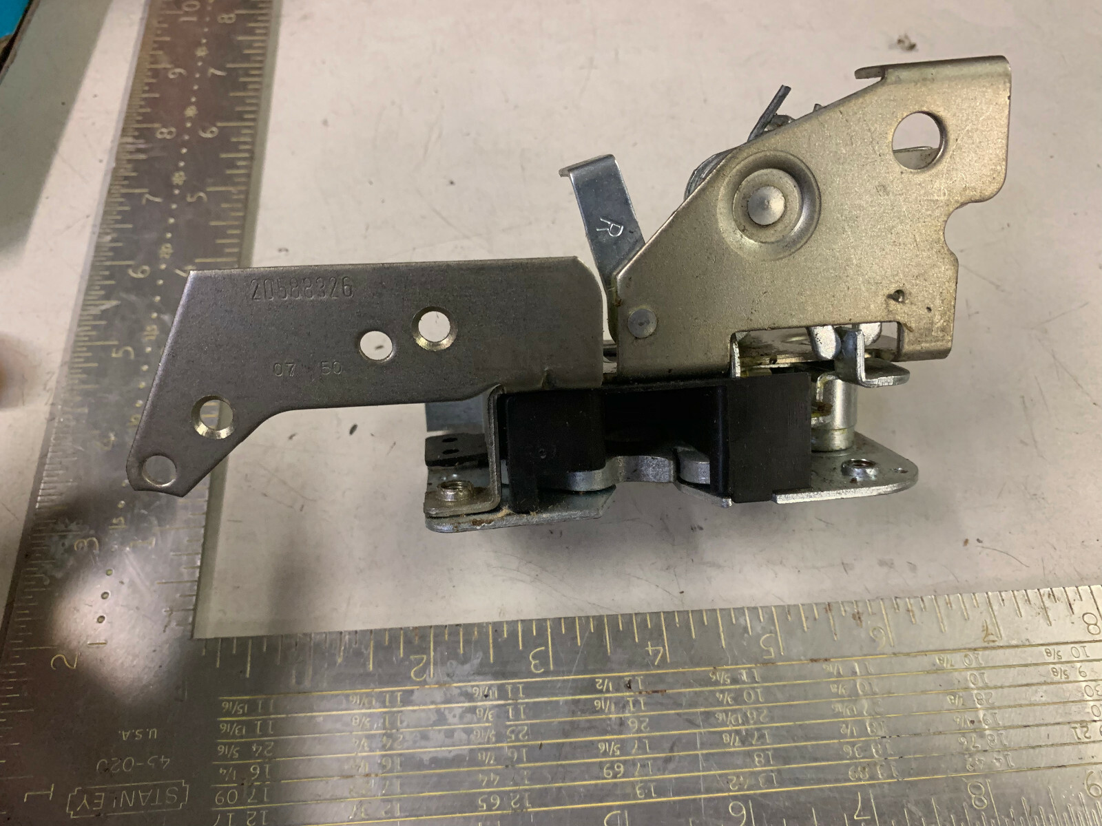 20588326+Genuine+Volvo+Door+Lock+Catch+Mechanism for sale online | eBay