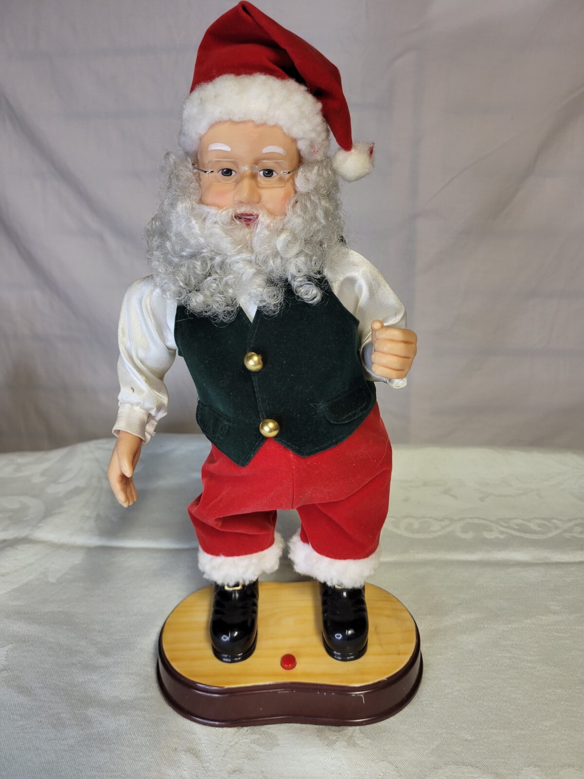 Hip Swinging Santa Dances To Music Approximately 17 Inches Tall | eBay