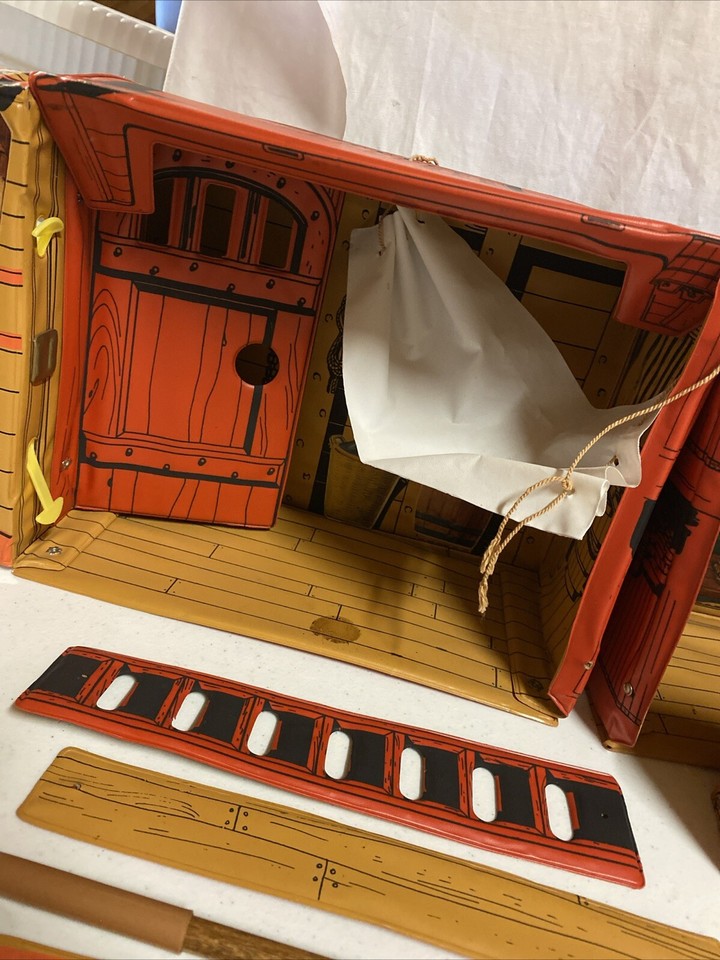 1973 MATCHBOX "Fighting Furies Pirate Ship" & Accessories LESNEY not ...
