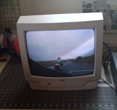 Vintage JVC 13" C-13211 Retro Gaming Color CRT TV 2001 Excellent Cond w ...