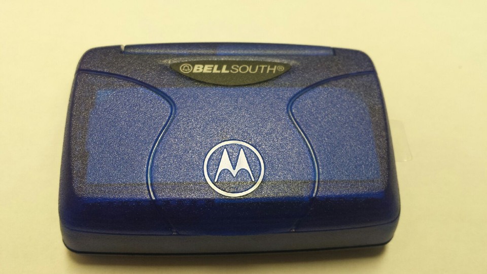 PROP PAGER - BLUE MOTOROLA T-900 - PROP OR AWESOME RETRO GAG GIFT MOCK ...