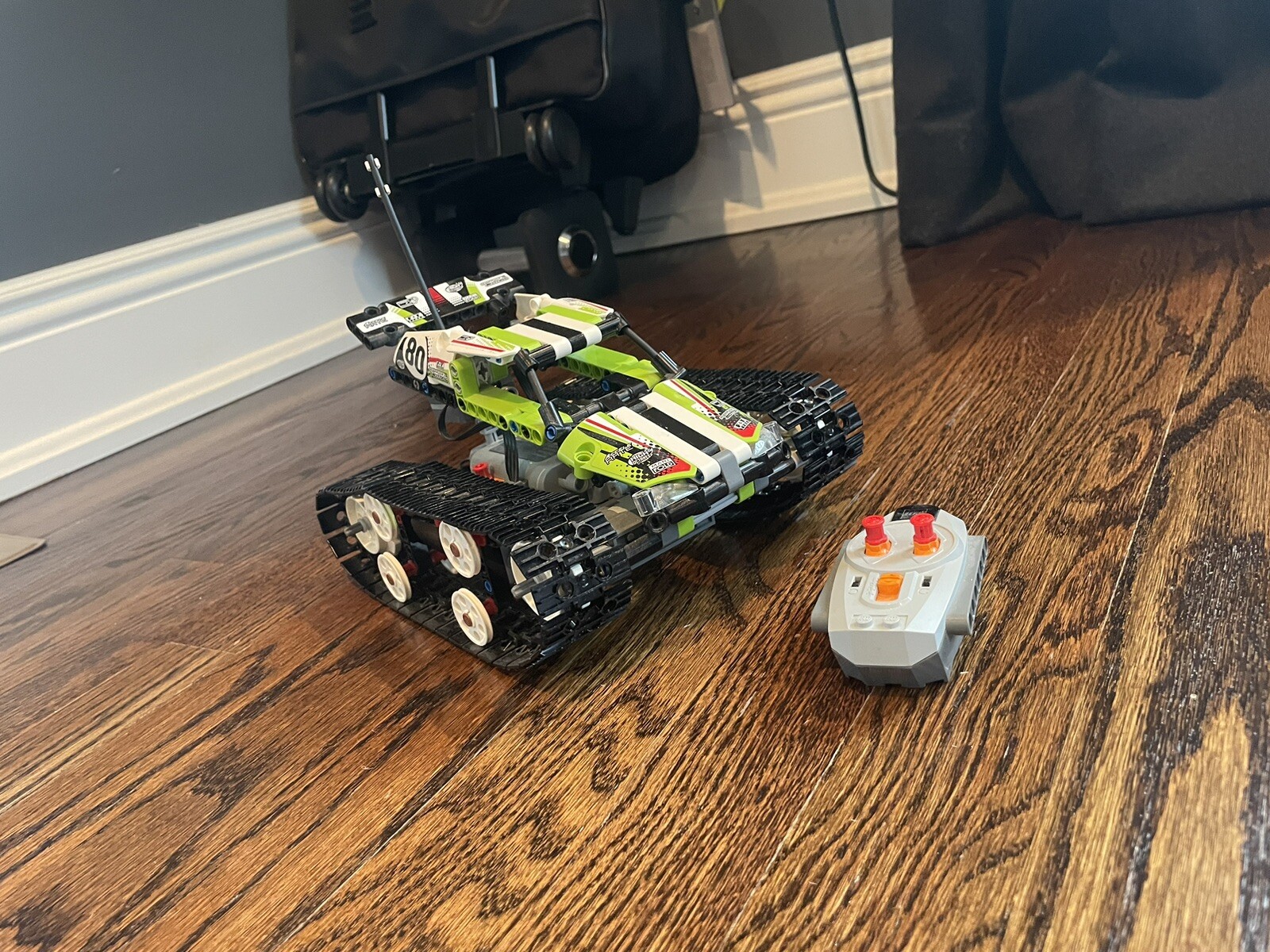 LEGO TECHNIC: RC Tracked Racer With Batteries 673419267502 | eBay