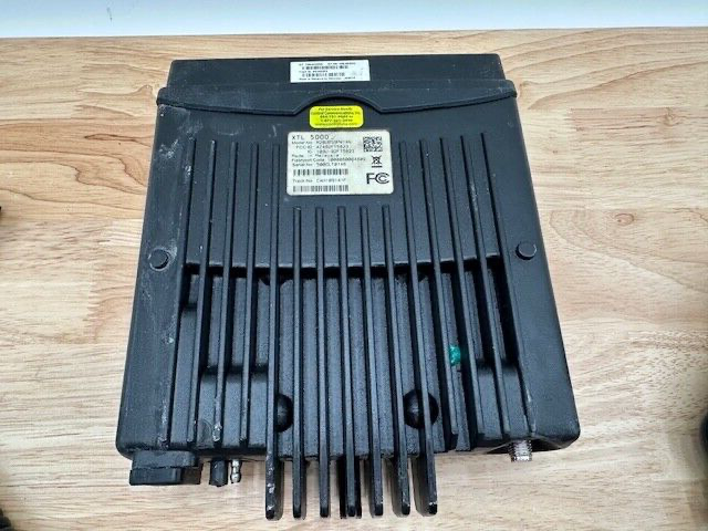 Motorola XTL 5000 DIGITAL MOBILE RADIO M20URS9PW1AN W/ Accessories ...