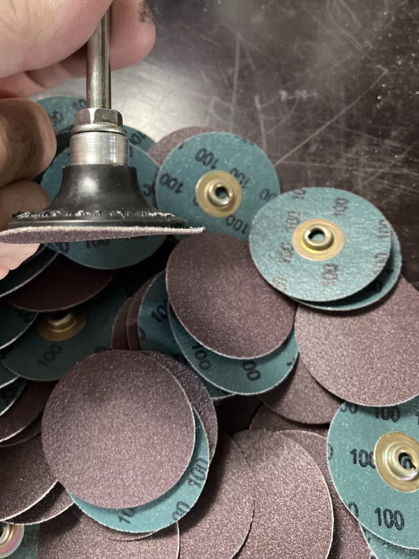 100 DISC LOT 3M Roloc Abrasive Sanding Die Grinder Discs 2" 100 Grit w ...