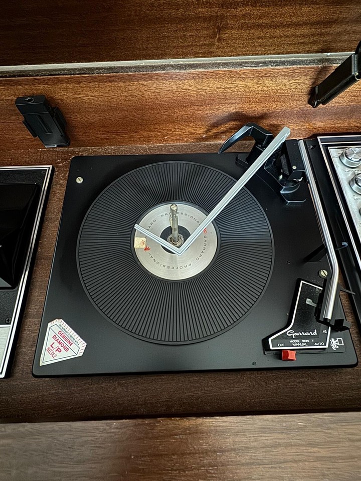 Antique music cabinet with AM FM Radio , Record Player and Cartridge ...