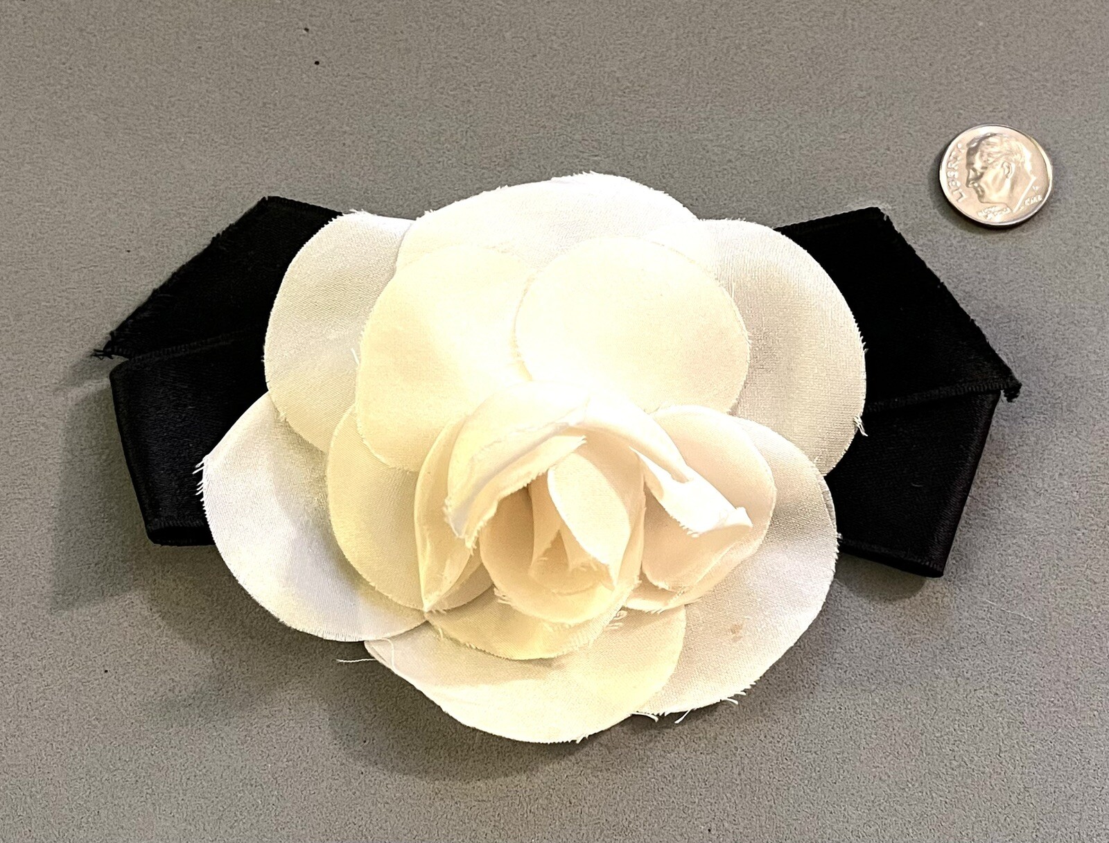 Vintage CHANEL Camellia Flower Ribbon Corsage Black &… - Gem