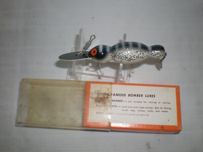 Vintage Bomber Water Dog lure ~3.5" w Box, paper - BLK BK WHT Belly ...
