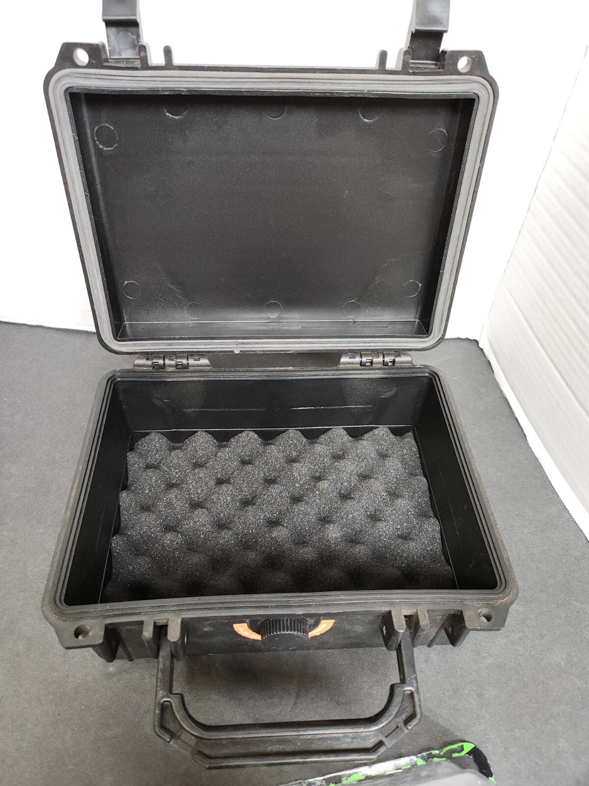 Apache 1800 Rugged Mobility Black Hard CASE Weatherproof Gun,Camera | eBay