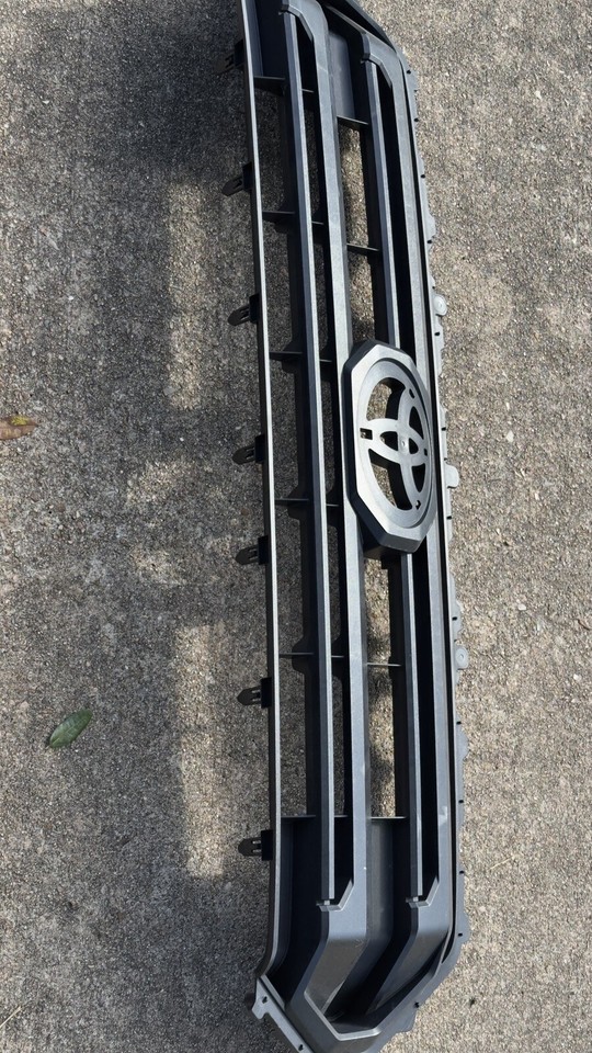 NEW!!!! Never USED OEM 2024 TOYOTA TACOMA FRONT BUMPER GRILLE 53111 ...