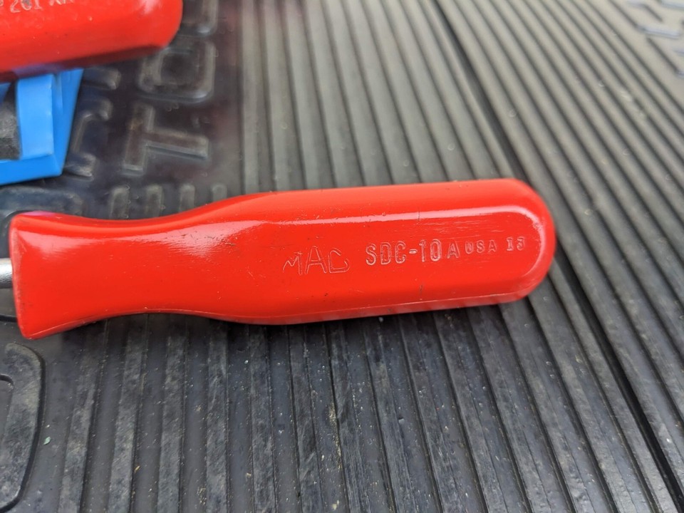 Mac Tools #bc043 RED Phillips / Flat 9pc Screwdriver Set | 9pc | Clutch | 1 Piece