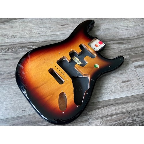 Fender Deluxe Players Stratocaster Body, Ash, Burst Fender | eBay